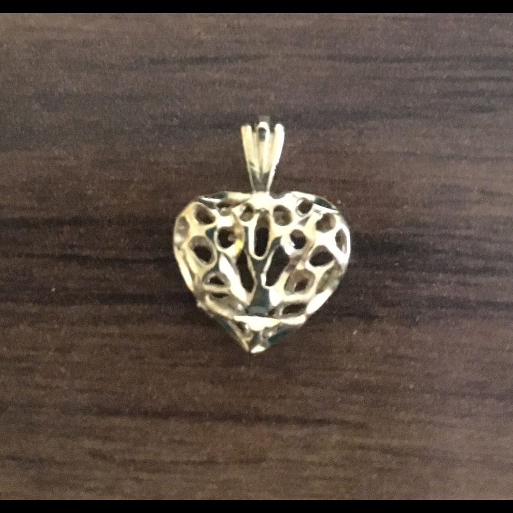 New Genuine Heart Pendant/Charm. - Gem